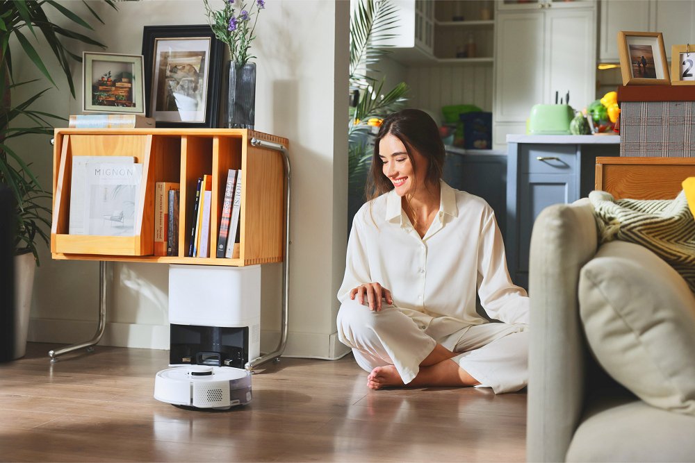 Best Mini Robot Vacuums for Small Spaces of 2024 | SwitchBot EU